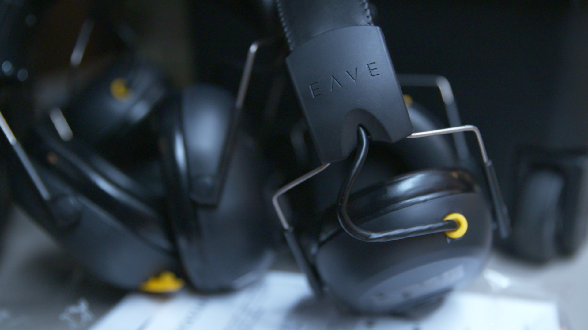 Eave FocusLite detects and reports noise levels as well as preventing ...