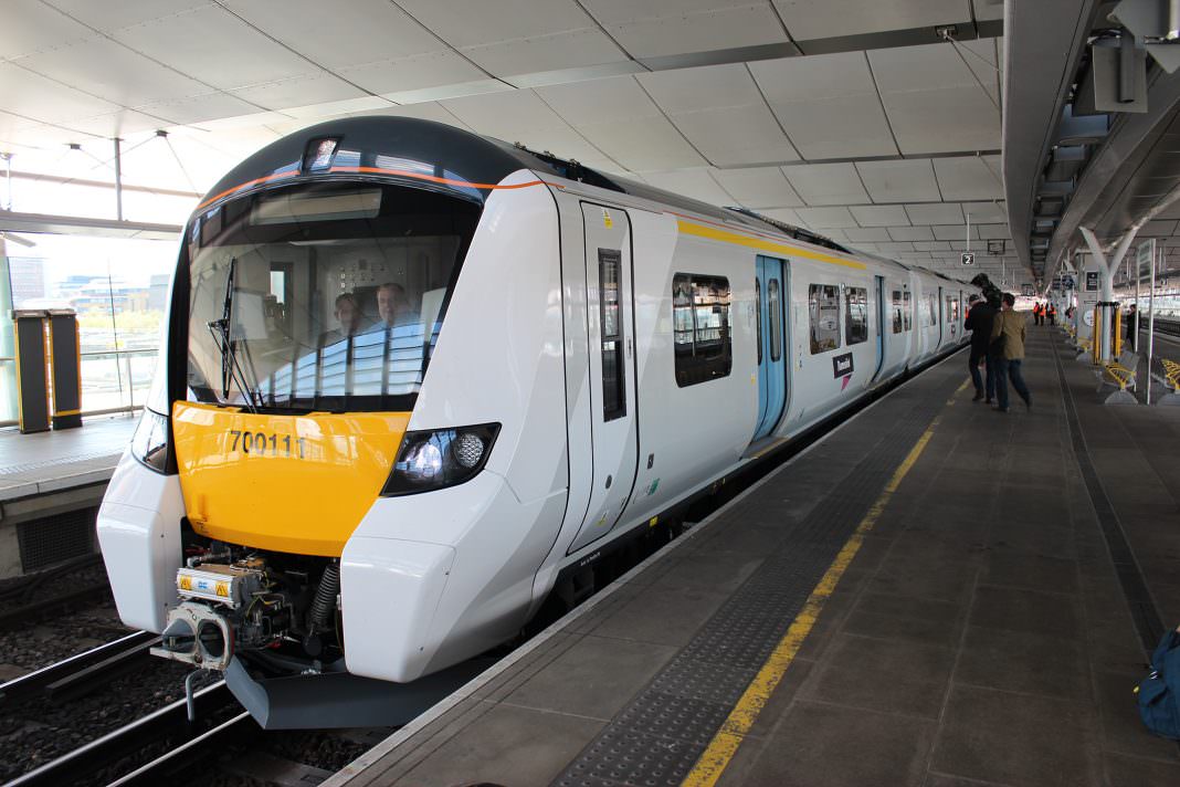 Thameslink bids farewell to final Class 319s - Rail UK