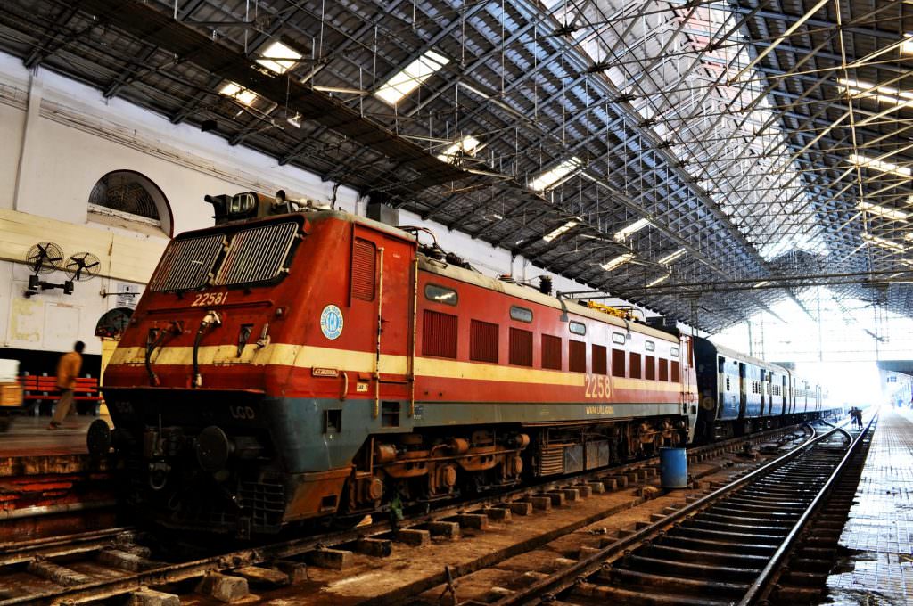 DB and Indian Railways plan 200km/h services on Chennai-Kazipet ...