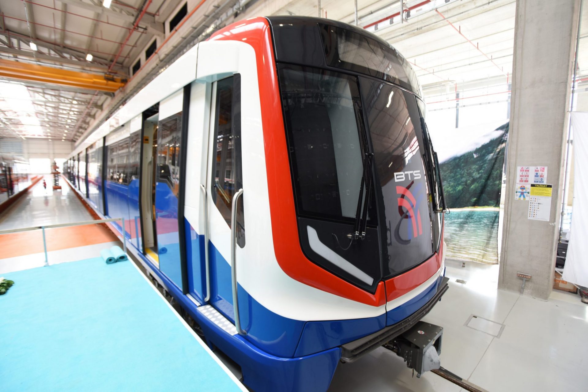 First metro train for Bangkok's Green line rolls off the factory line ...