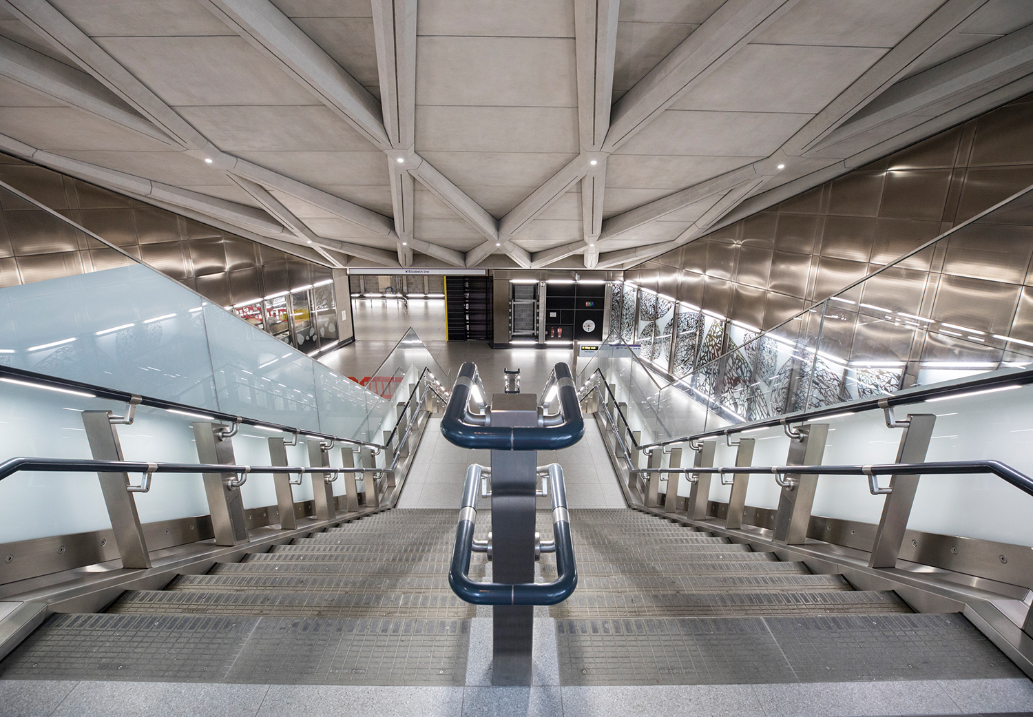 Farringdon station built by Team BFK is first central London Elizabeth ...