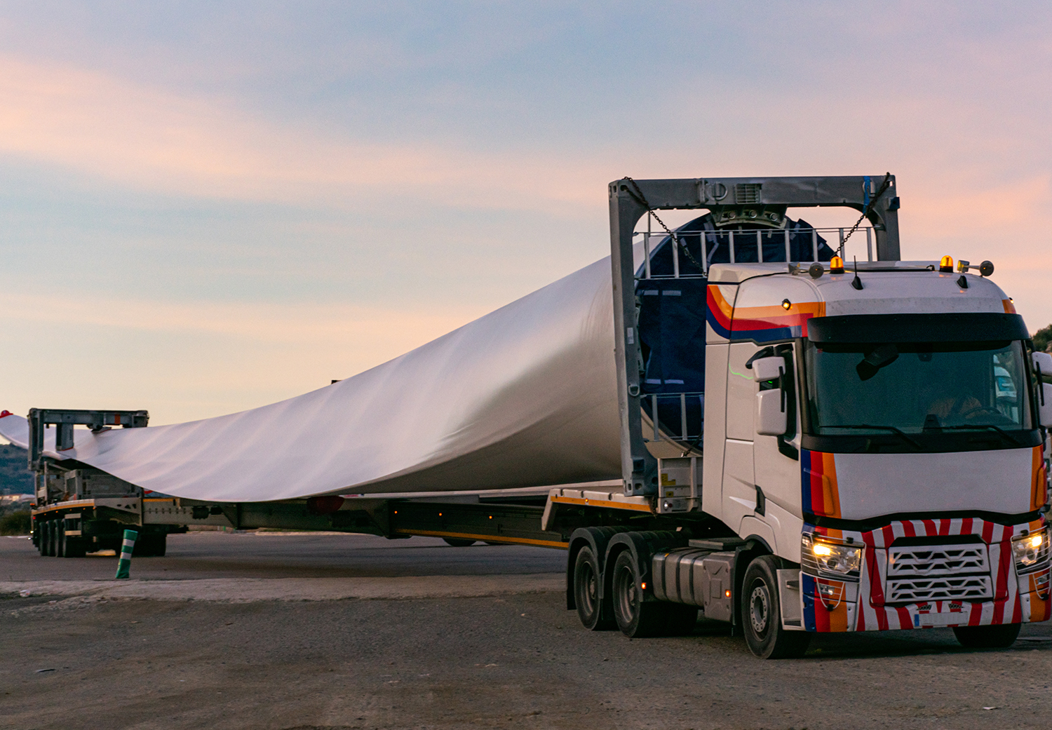 New HS2 pilot project swaps steel for retired wind turbine blades to ...