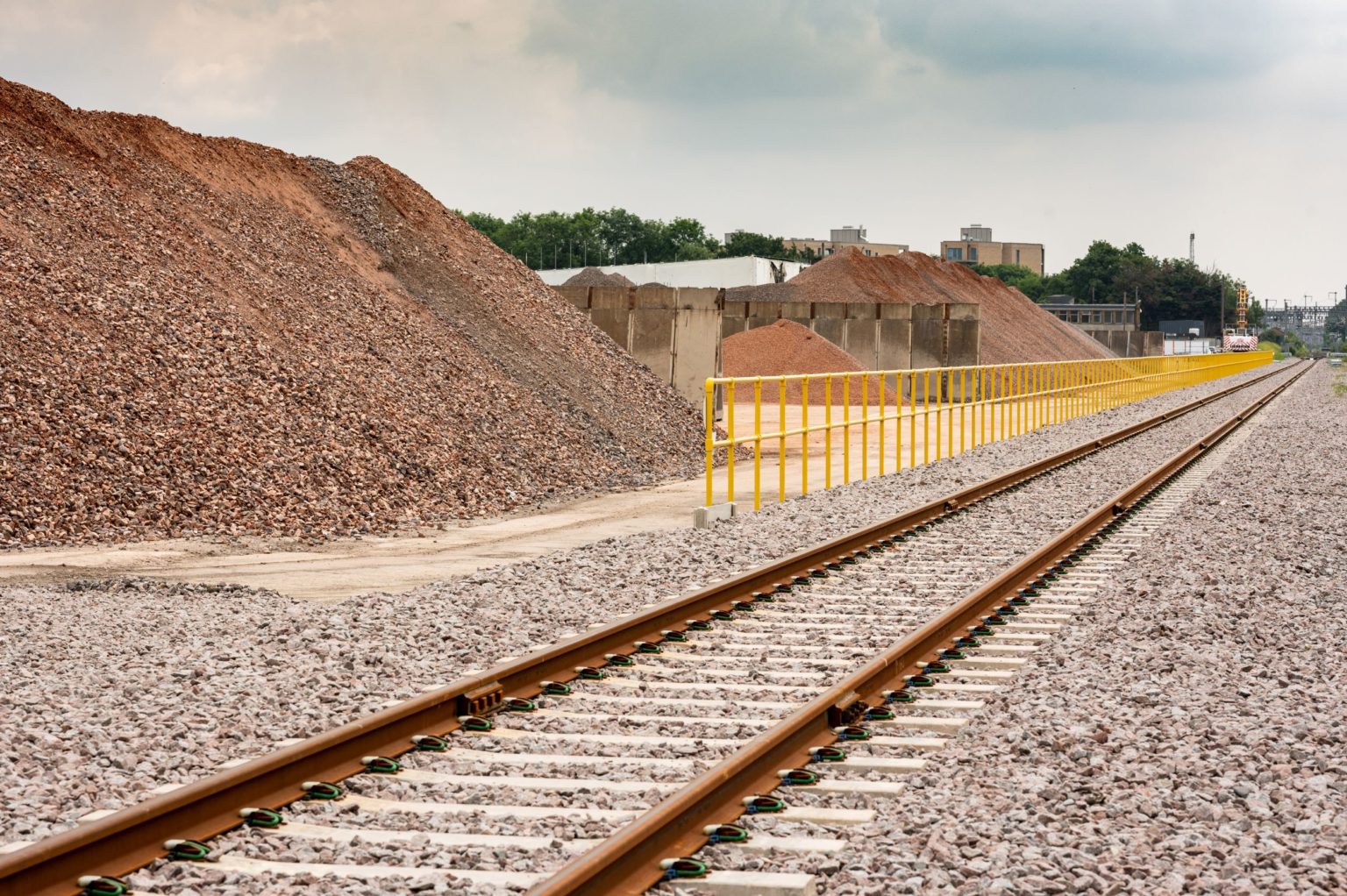 Hanson opens new rail depot to supply key projects and reduce CO2 ...