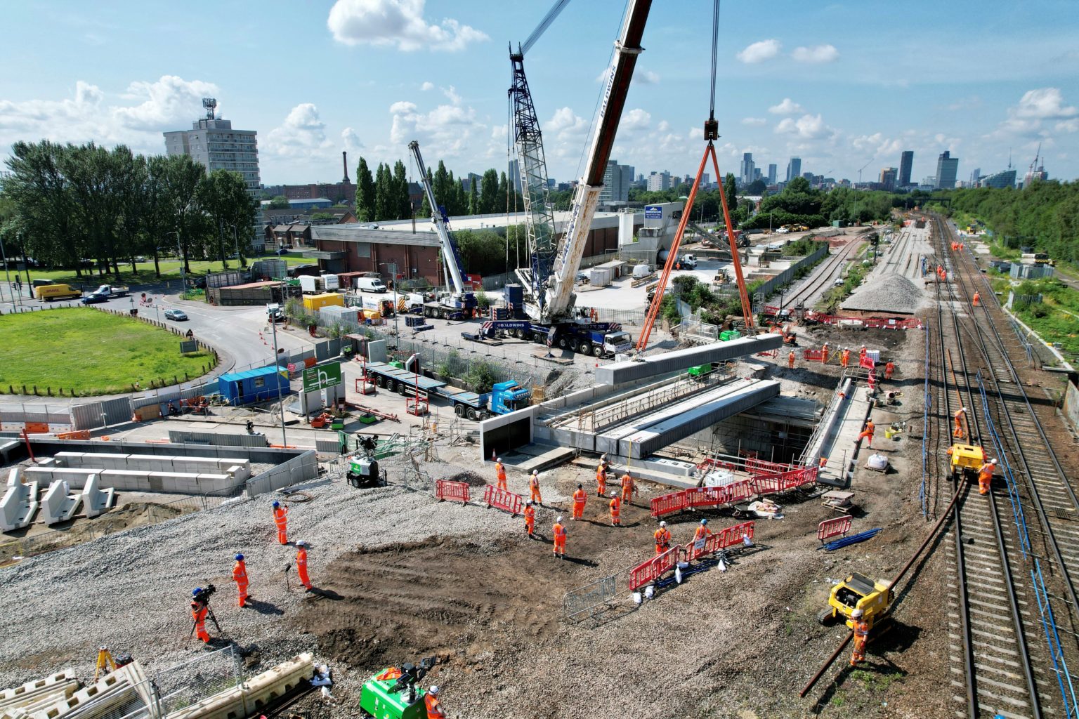 Major bridge reconstruction work starts in Manchester – passengers ...