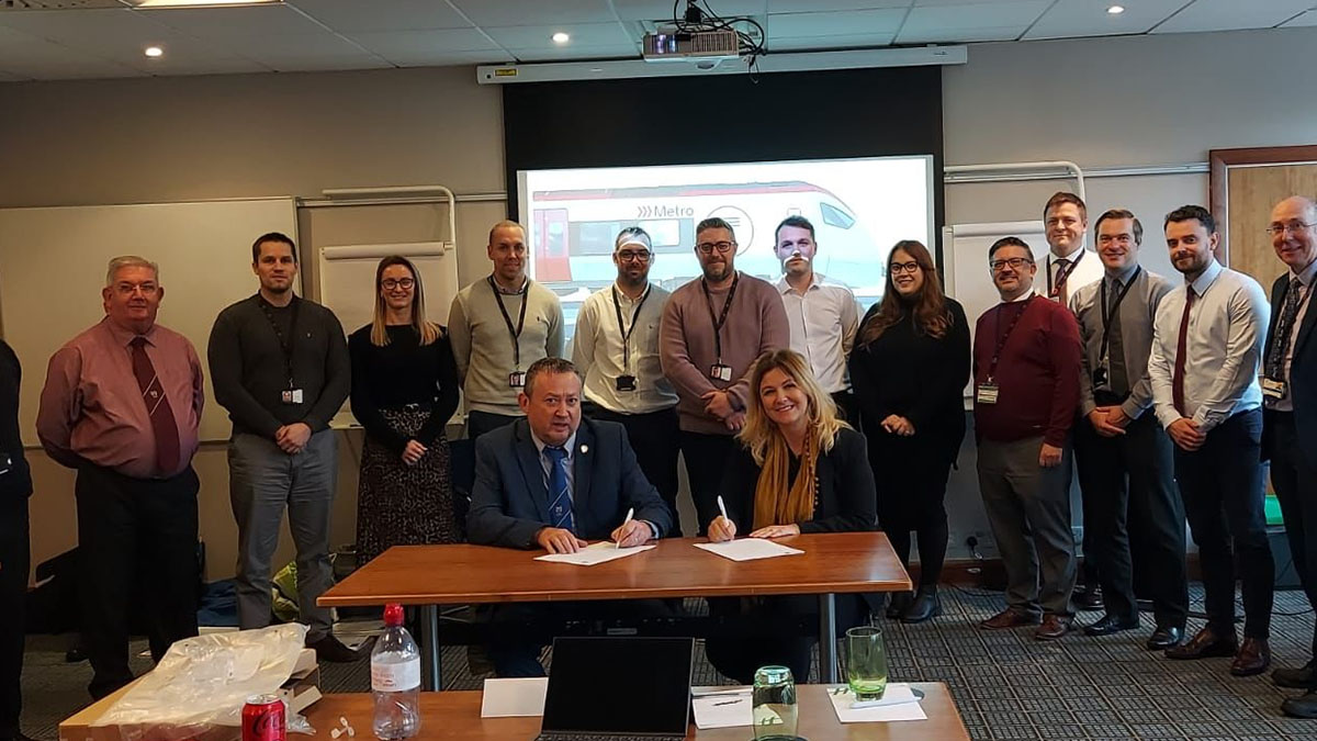 Next generation of train drivers sign up to TfW apprenticeship scheme ...