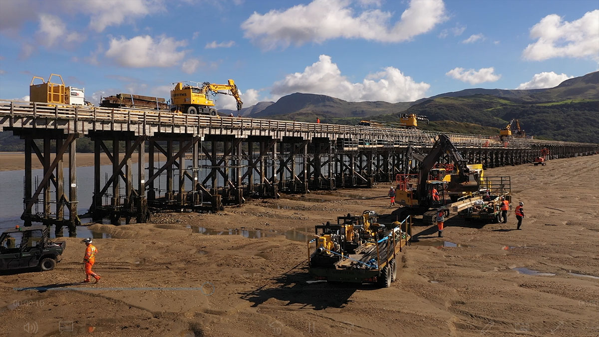 Vital rail link reopens as stage two of £30m Barmouth Viaduct ...