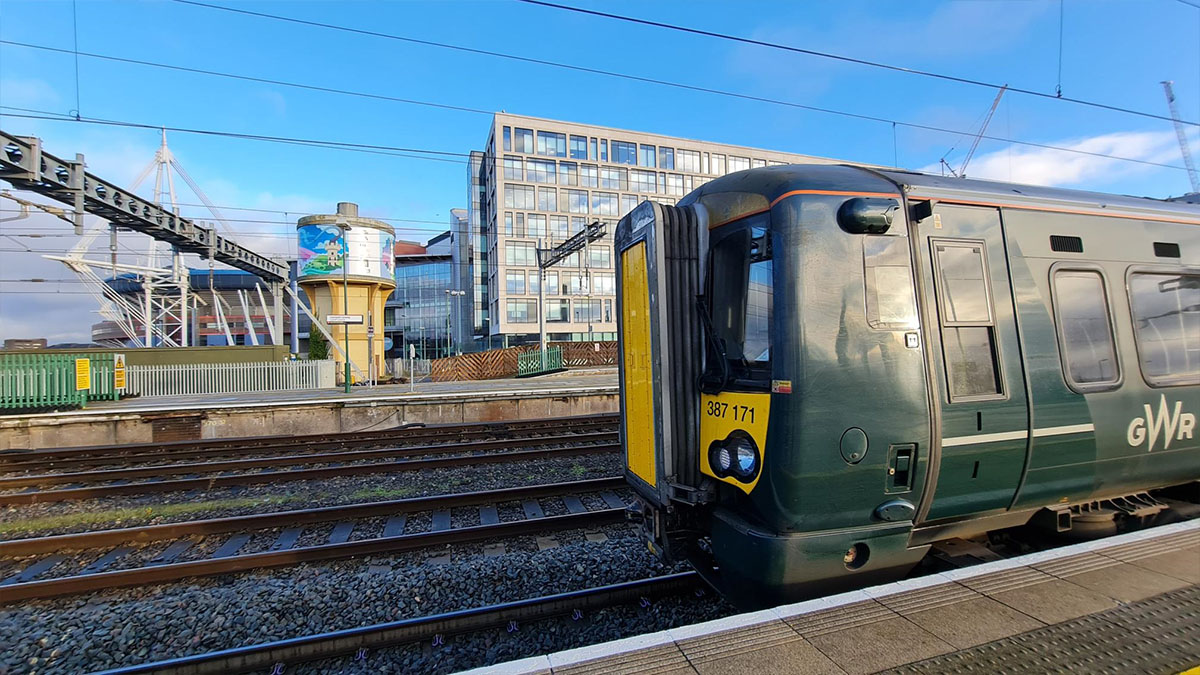 Capacity-boosting electric trains make line-up as Great Western Railway ...