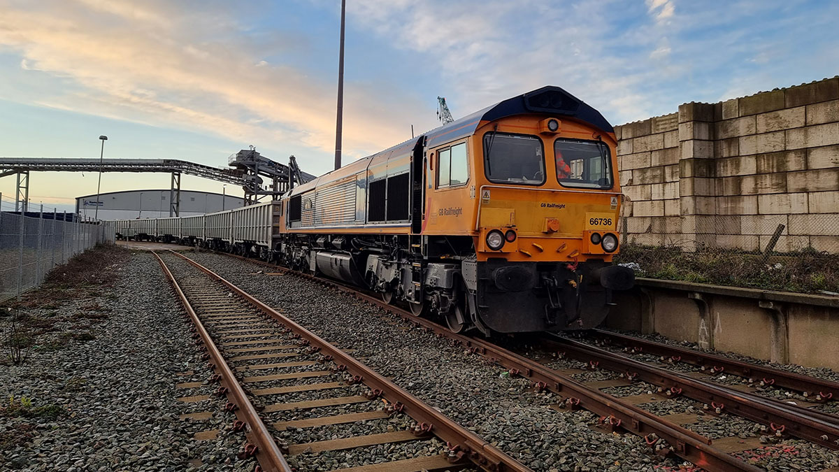 GB Railfreight launch new service for Brett Aggregates - Rail UK
