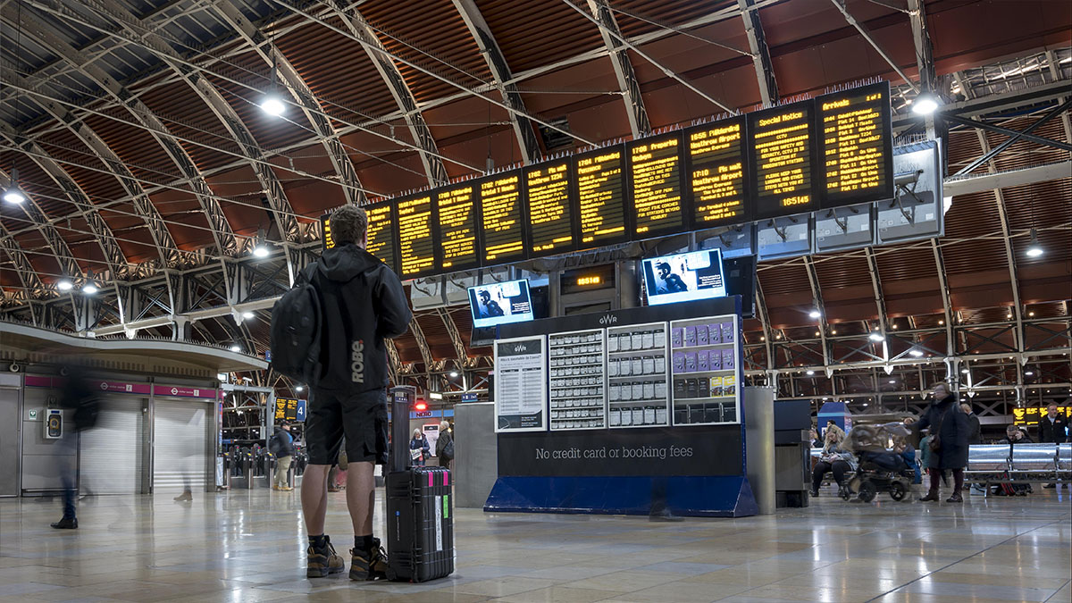Pay out for passengers after IT issues impact train delay compensation ...
