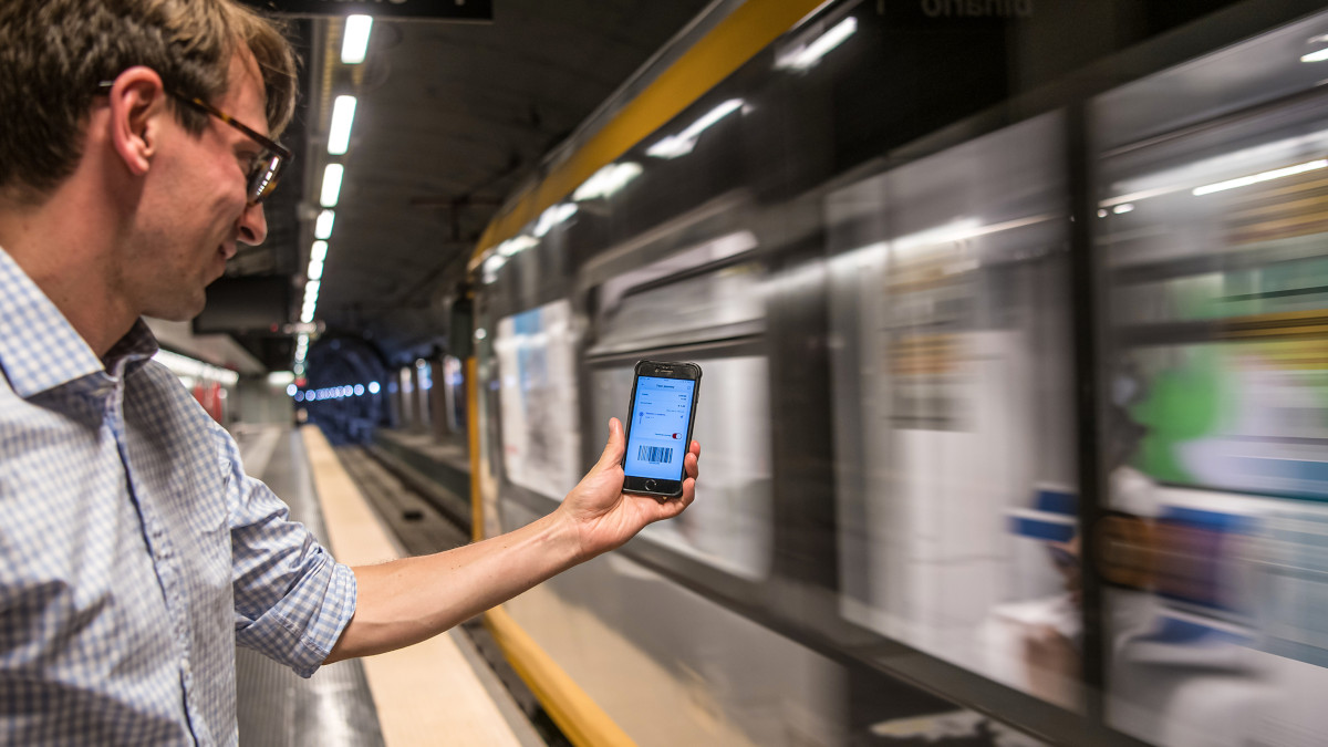 World first as Hitachi Rail digitally connects Genoa's transport ...
