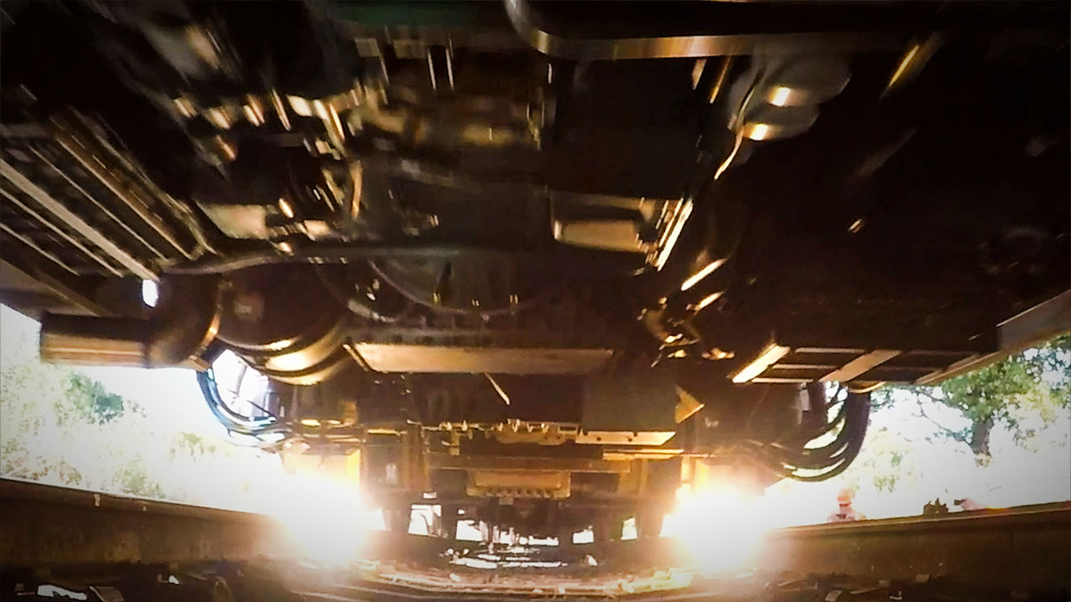 Space-age laser and plasma train trials zap autumn leaves off the line ...