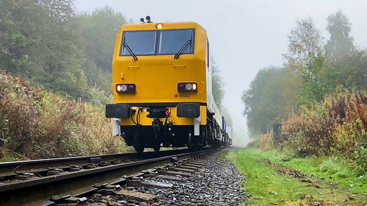 Space-age laser and plasma train trials zap autumn leaves off the line ...