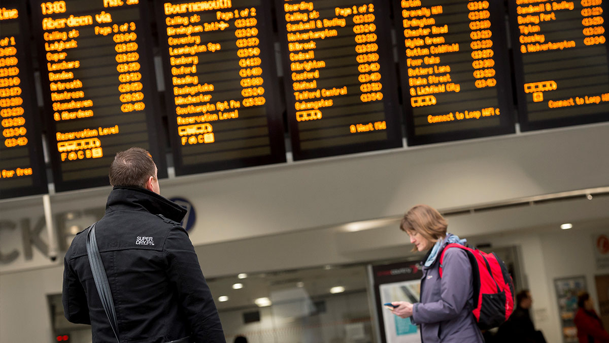 ORR calls for all train companies to implement automatic passenger ...