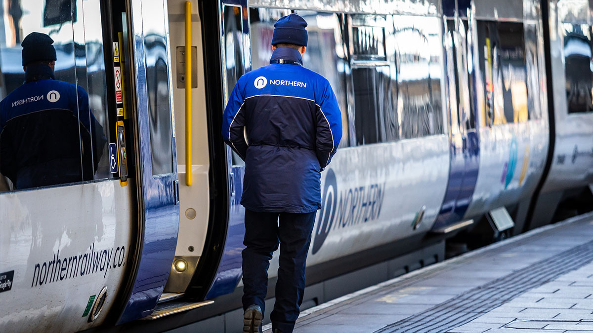“ALWAYS trust your instincts” - Train conductor’s message to colleagues ...