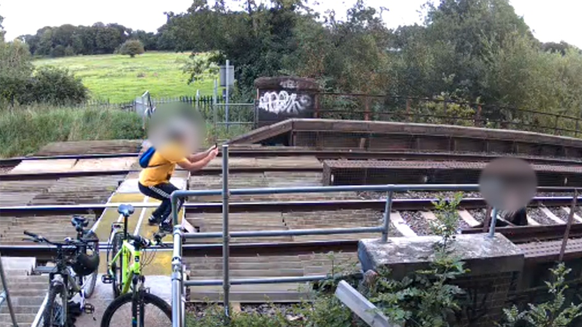 Network Rail issues safety warning after shocking CCTV footage shows ...