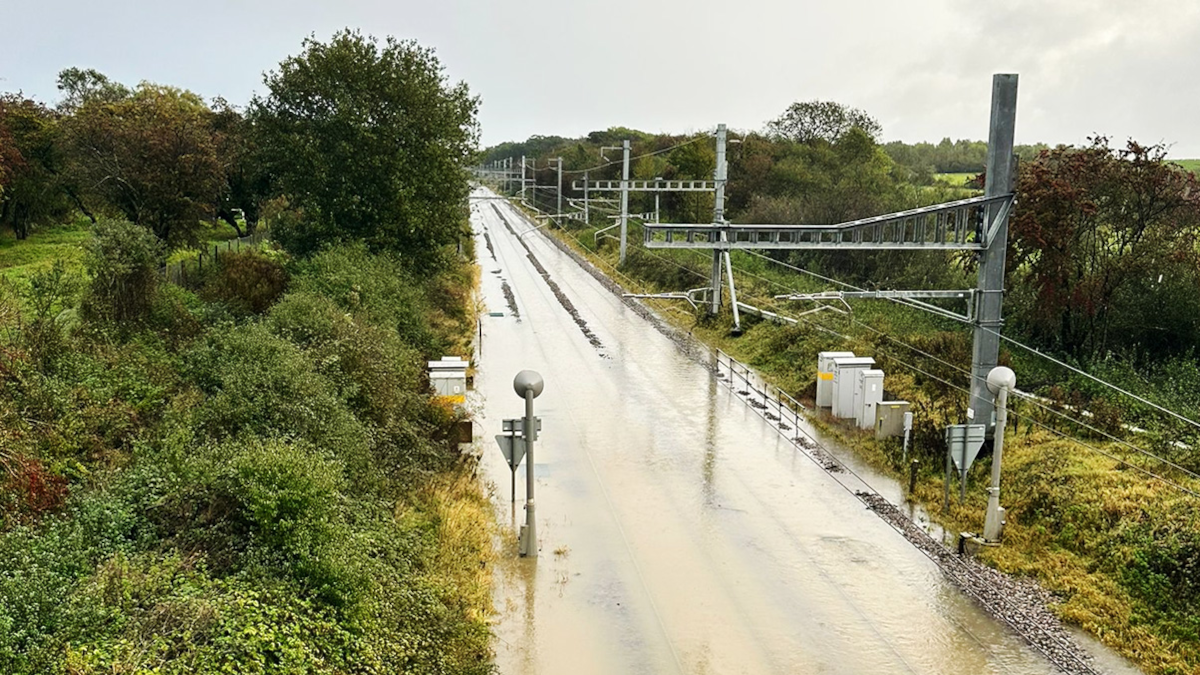 Flooding causes major disruption to GWR services - Rail UK