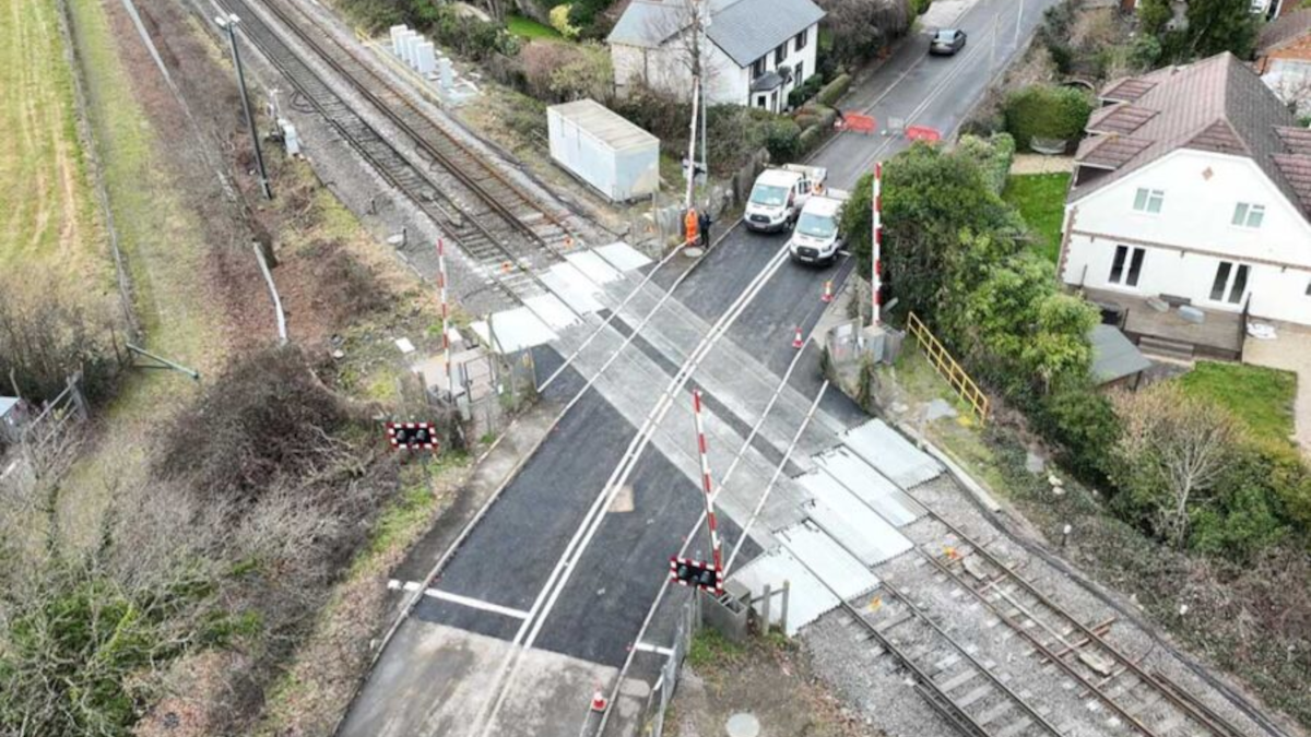 Wokingham signalling upgrades and level crossing closures to result in ...