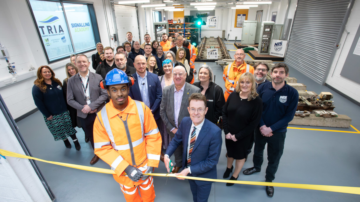 West Midlands Mayor opens new region-wide college rail training academy ...