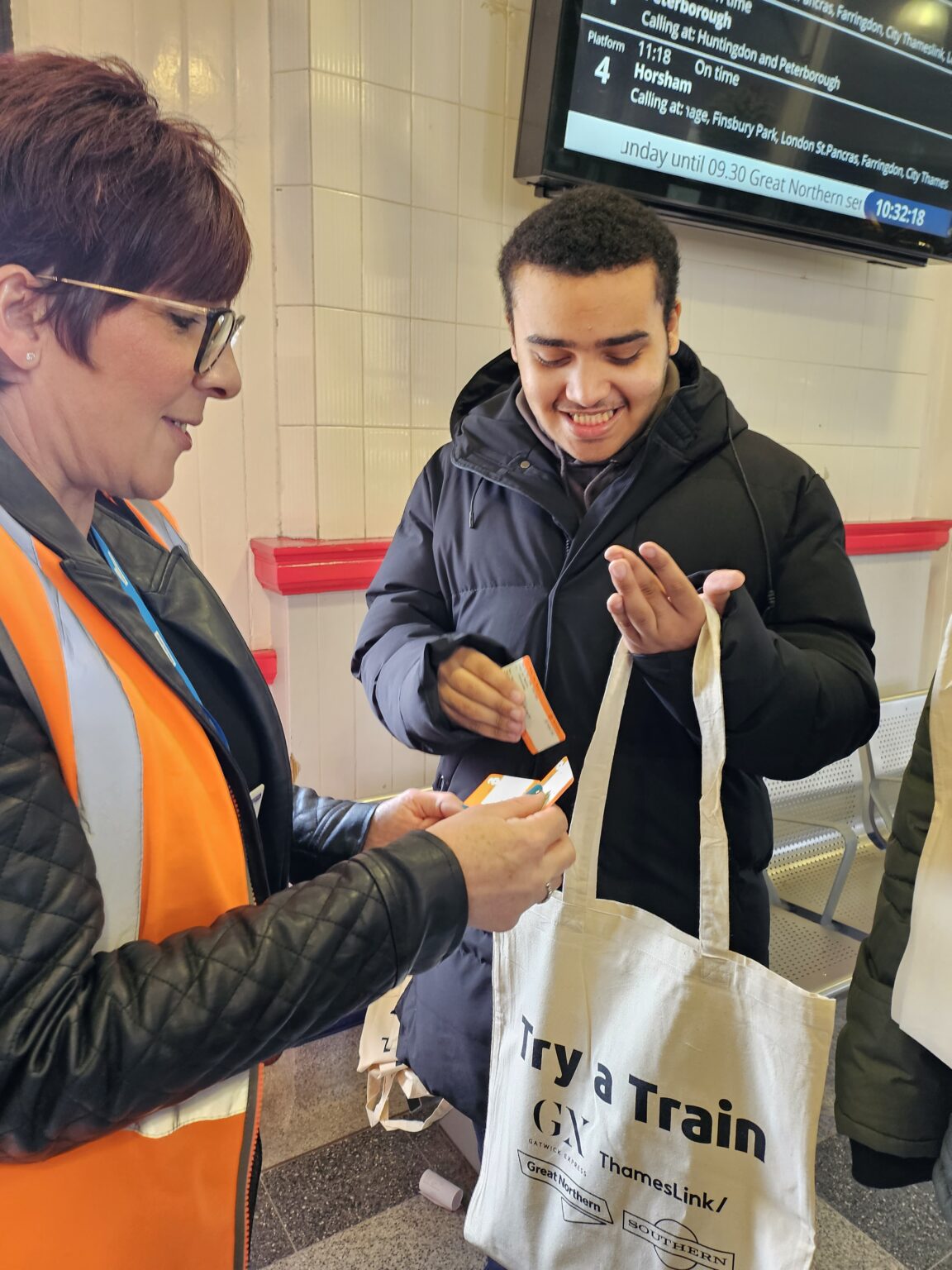 Great Northern and Thameslink help SEND teens navigate railway - Rail UK