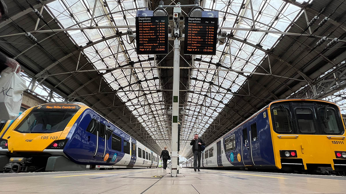 Passengers advised of platform closures at Manchester Piccadilly ...