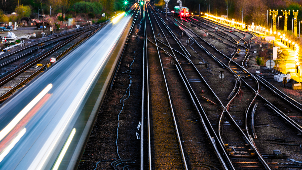 Stranded trains report shows need for greater focus on passenger ...