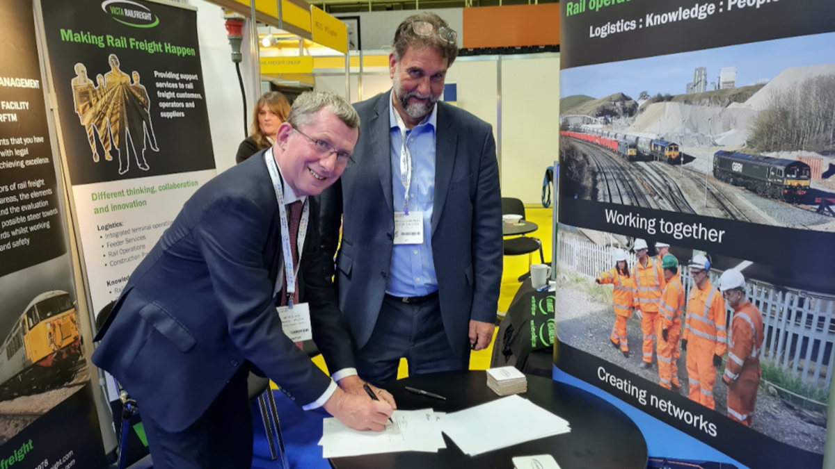 Cemex and Victa Railfreight continue partnership at Dove Holes - Rail UK