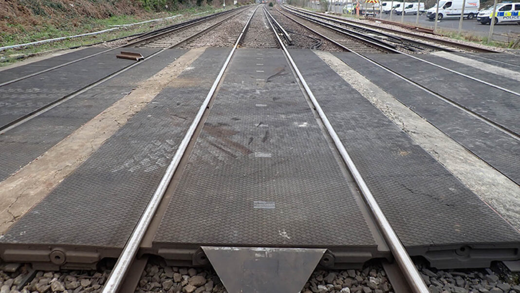 RAIB Report: Derailment of a passenger train near Walton-on-Thames ...