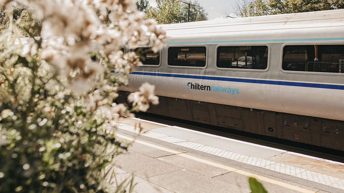 Chiltern Railways launches Community Investment Fund for 2025/26 - Rail UK