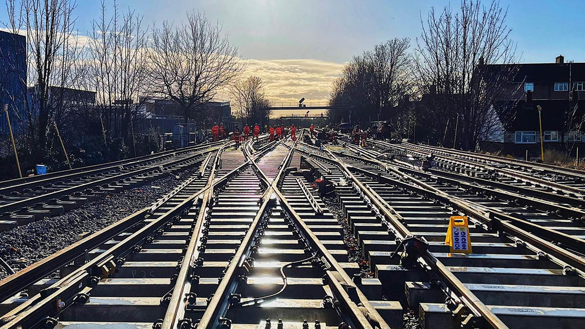 Network Rail completes programme of engineering work across south ...