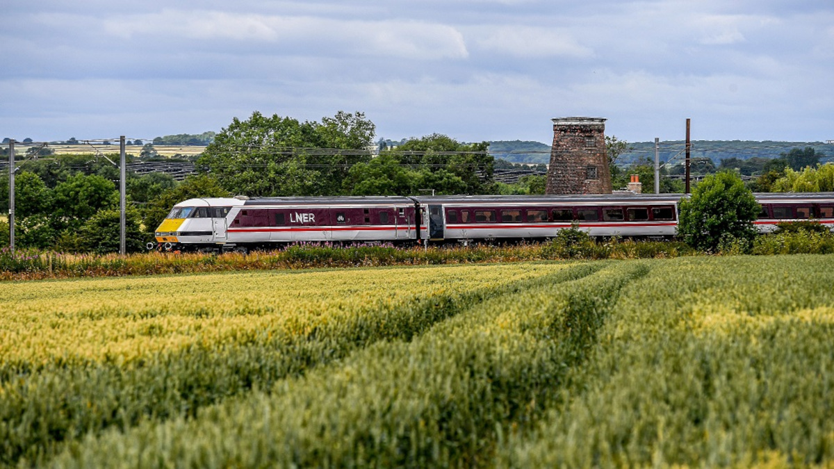 LNER declares 22 May "225 Day" to celebrate its Intercity stalwarts - Rail UK