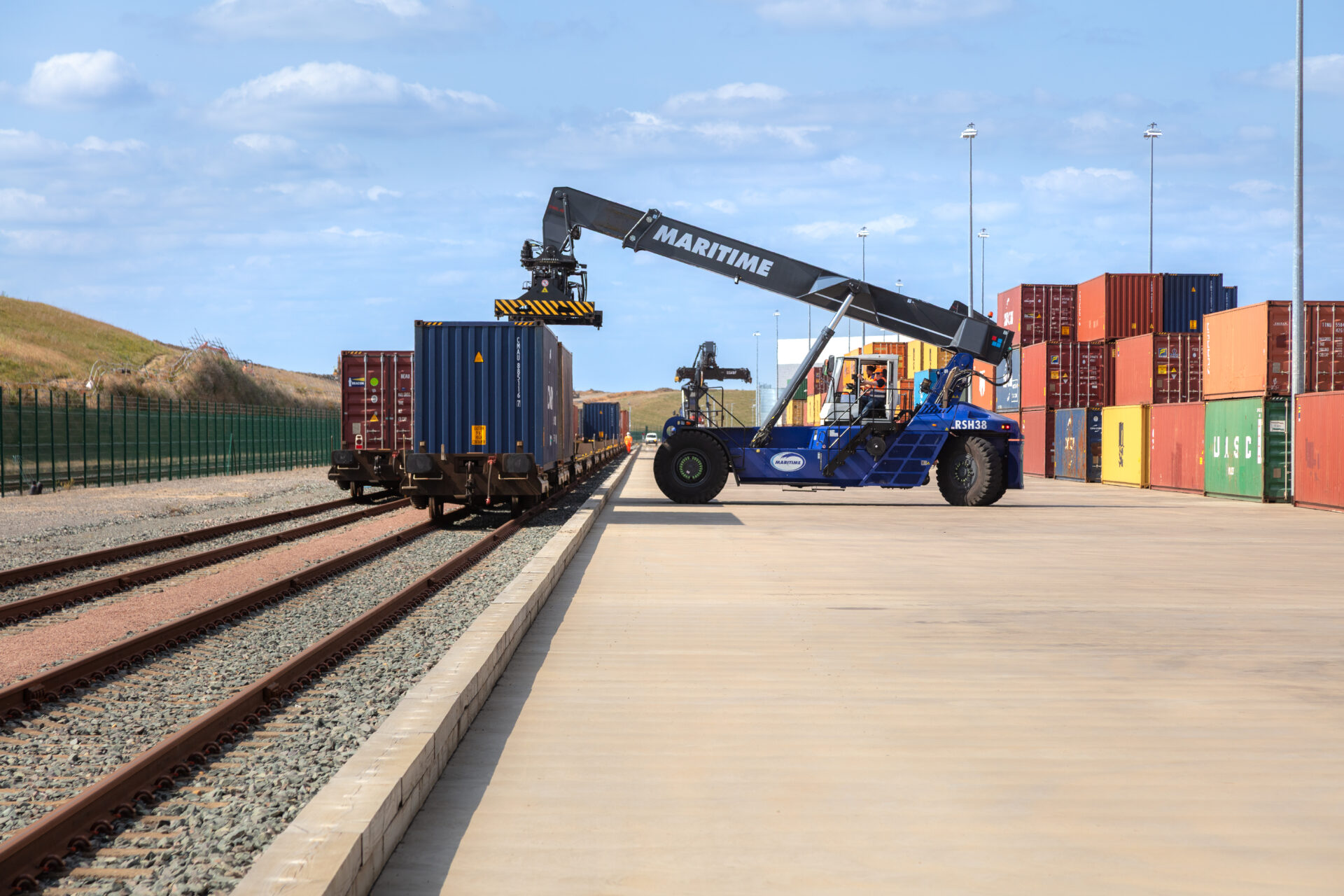 Maritime Transport welcomes first train to Northampton via East West ...