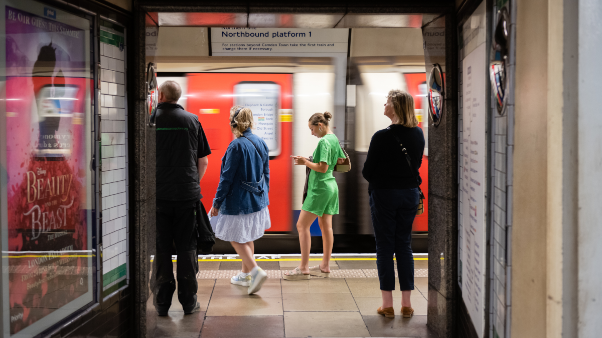 High-speed mobile coverage on Tube improved as roll-out across network ...