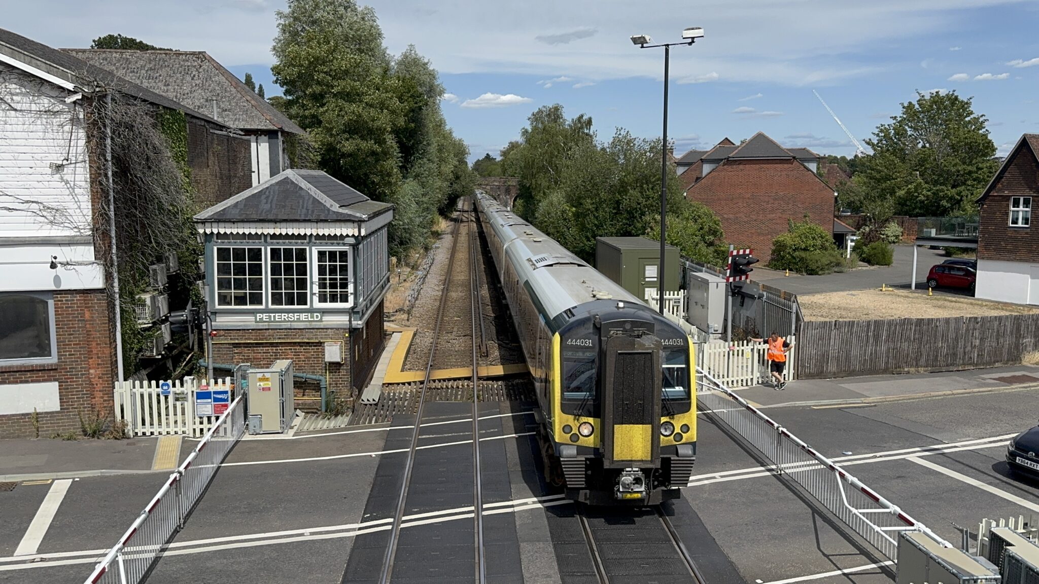 Road closures to take place at Surrey and Hampshire level crossings ...