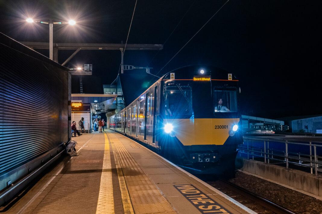 Great Western Railway battery train sets new world distance record of ...