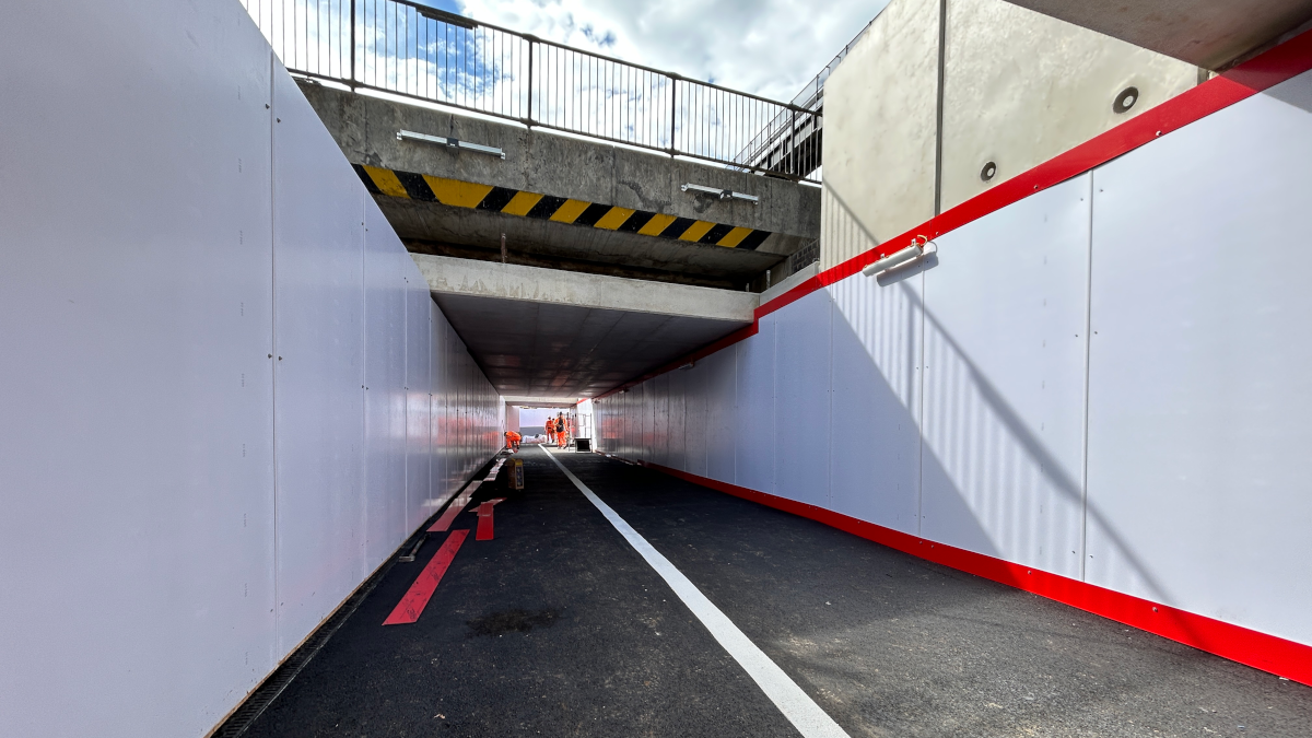 Botley Road work back on track as walkway opens to improve access - Rail UK