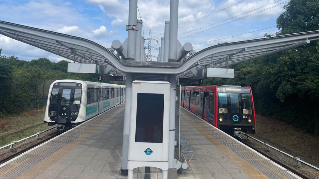 Hitachi Rail technology at the heart of the new DLR trains now in ...