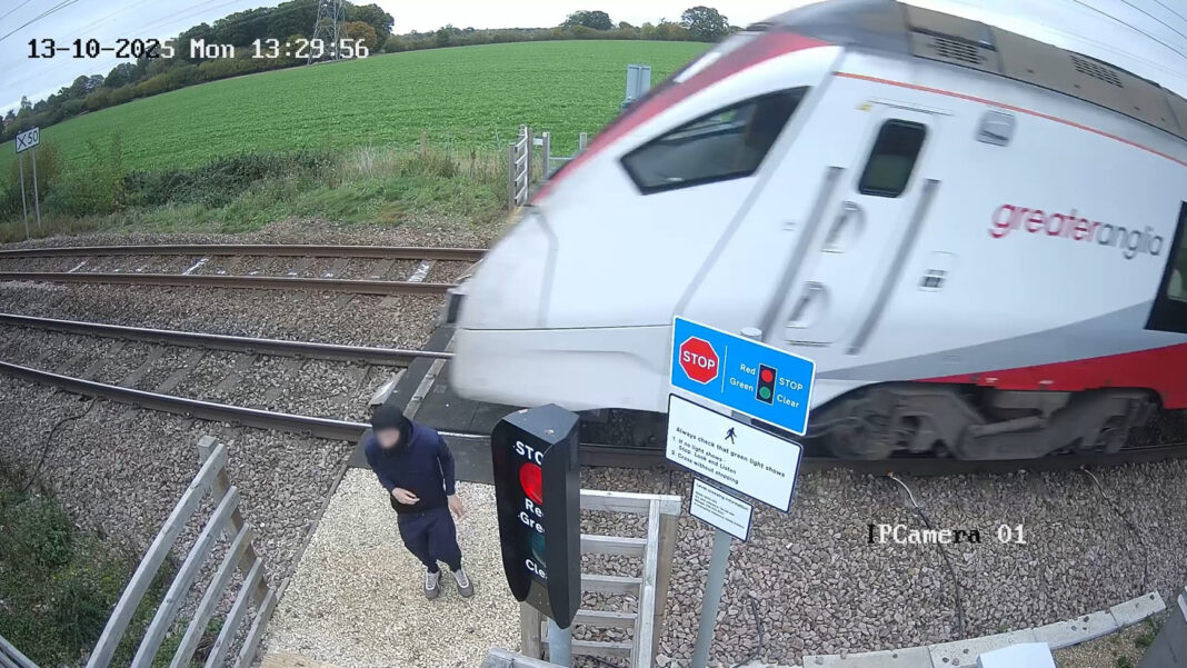 Shocking new CCTV footage at level crossing in Norfolk shows young ...