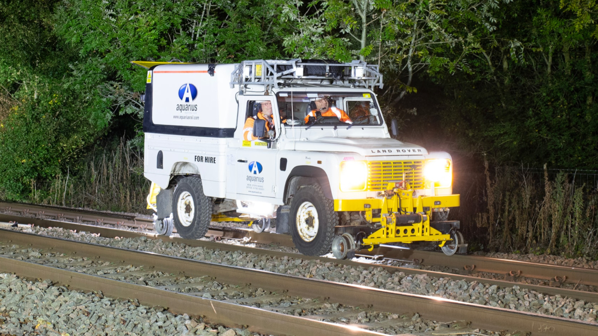 Network Rail deploys road-rail vehicle to combat leaves on the line ...