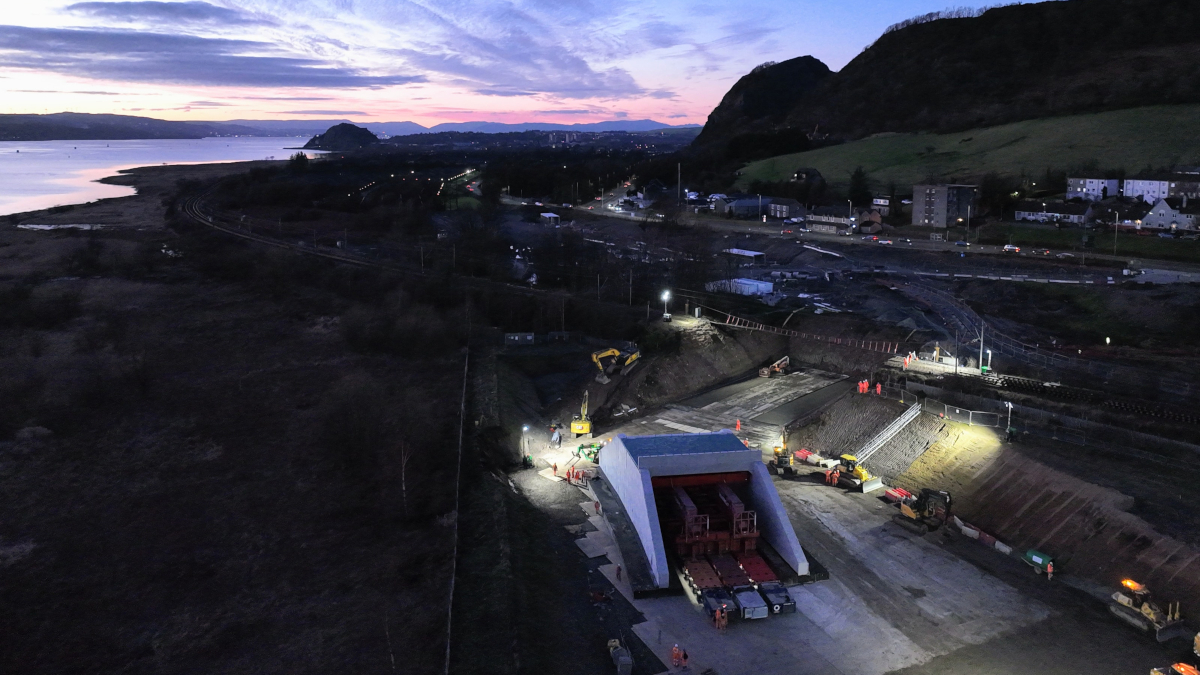 New railway bridge rolls into place in West Dunbartonshire - Rail UK