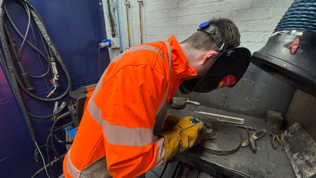 Network Rail seeking 26 apprentices across Scotland - Rail UK