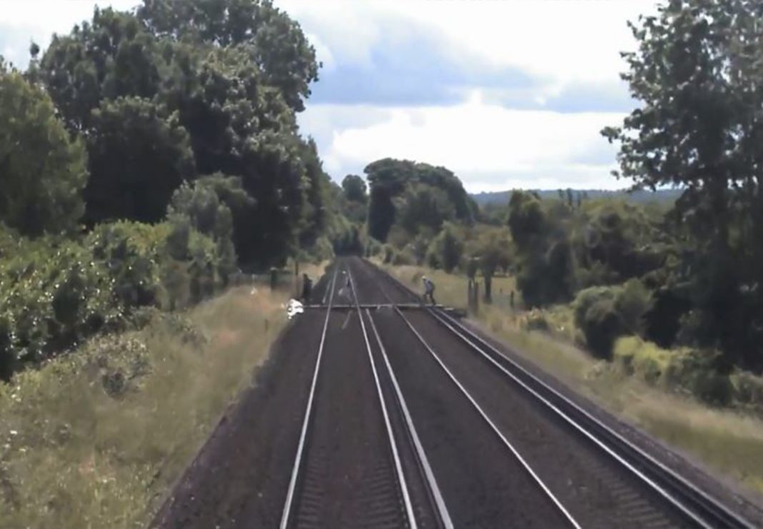 Level crossing near miss in Kent - Rail UK
