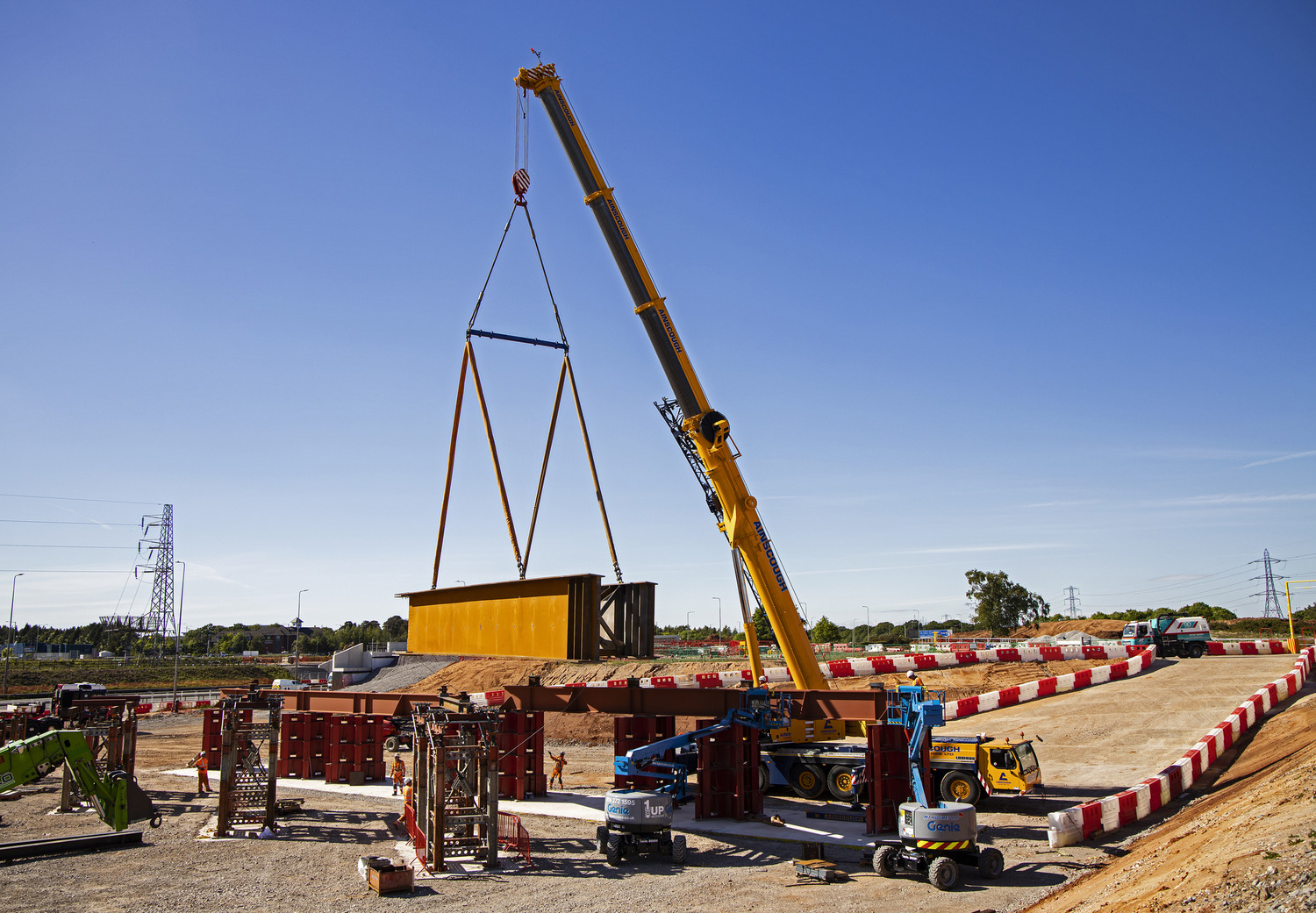 First large HS2 structure starts to come together - Rail UK