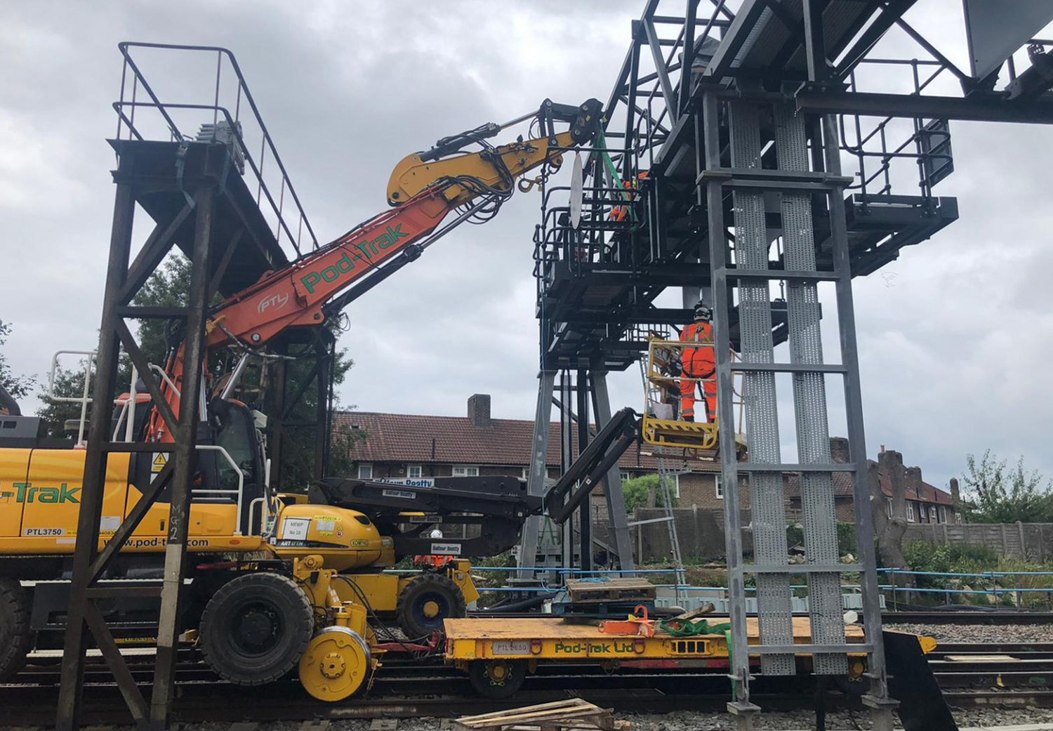 13 contractors share buildings and civils frameworks worth £200 million ...